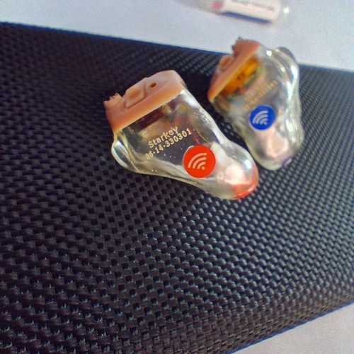 Starkey ITE Hearing Aid Set Pair Untested with Case and Batteries | eBay