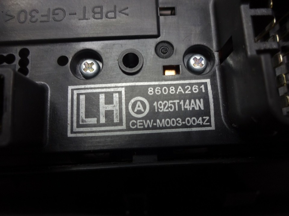 Tastiera Alzacristalli Mitsubishi ASX 8608A261 CEW-M003-004Z 7221B45777 ...