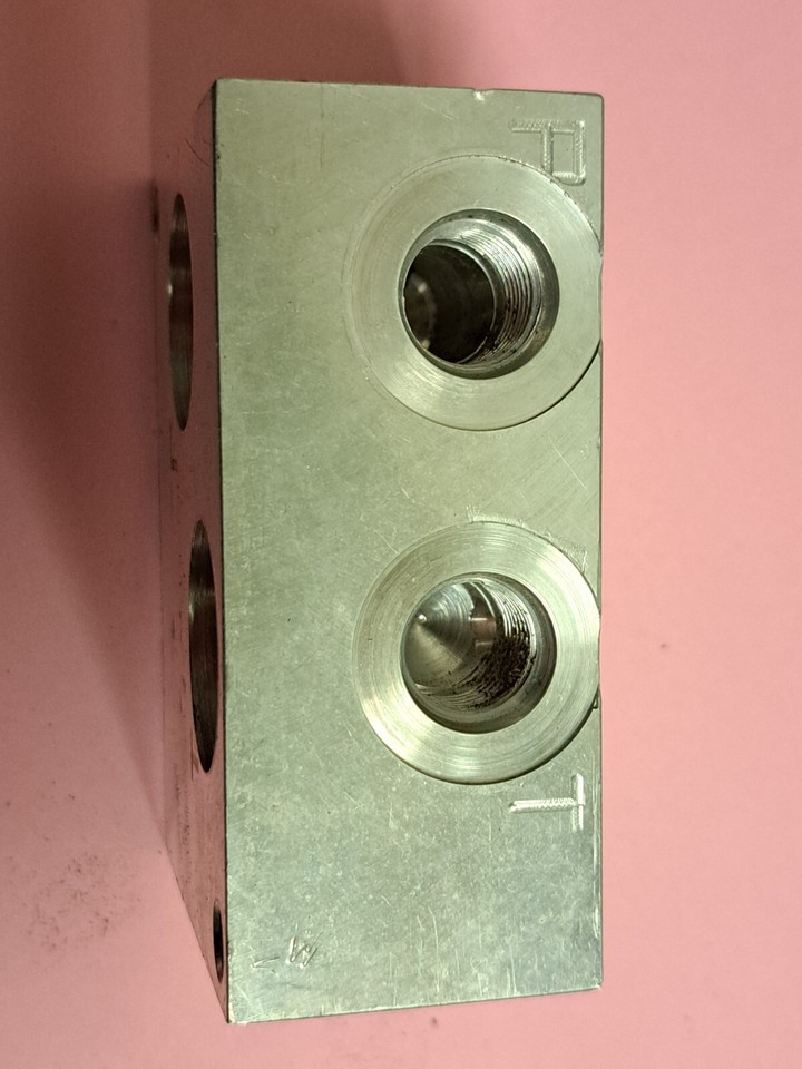 Daman AD03SPSB6S directional valve subplate, s.s. , part# 10071274 | eBay