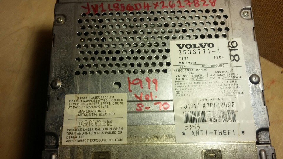 1998-2000 Volvo V70 S70 V70XC V40 OEM CD Cassette Player Radio w/ code ...