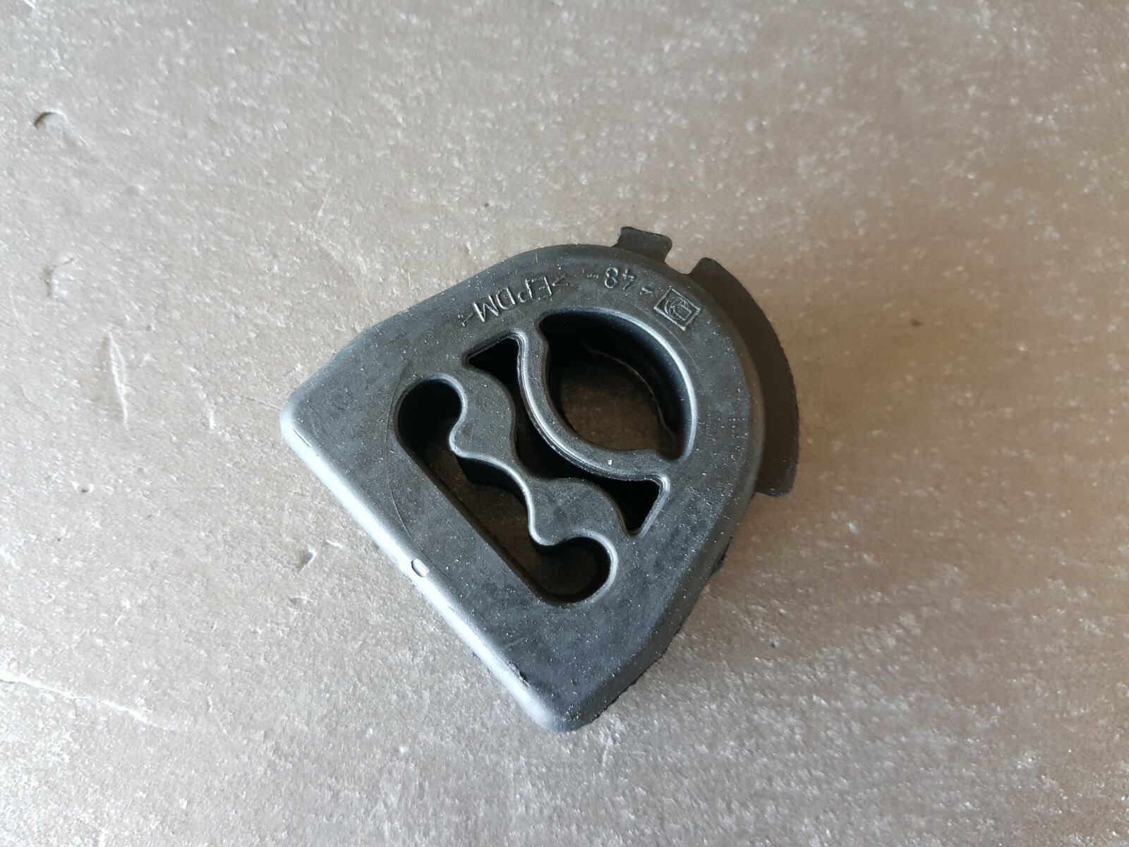 Genuine Mercedes-Benz W140 exhaust system hanger A1404920444 | eBay