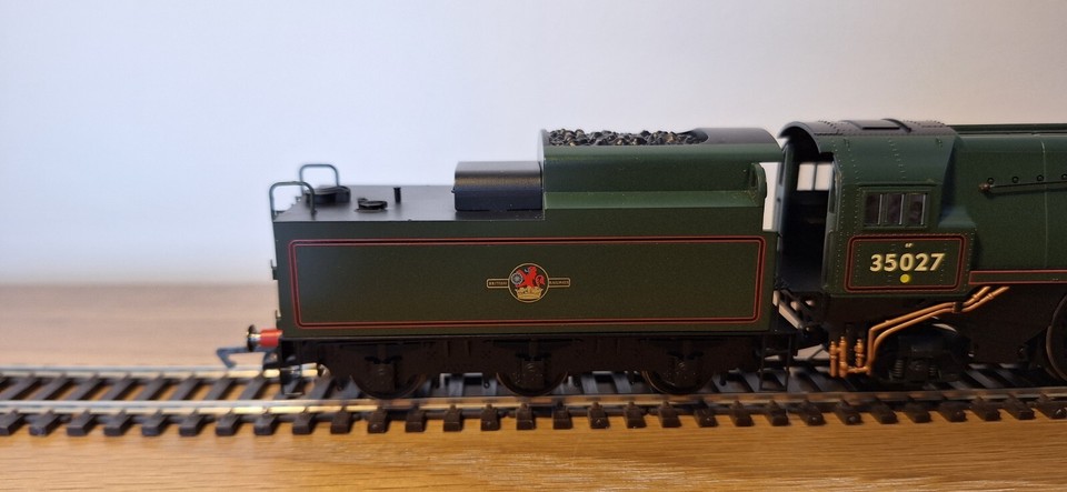 Hornby 00 Gauge R2268 BR 4-6-2 Merchant Navy Class 35027 'PORT LINE ...