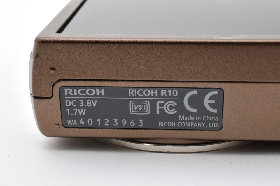 【N Mint w/ Box】 Ricoh R10 10.2 Mega Pixels Brown Compact Digital Camera ...