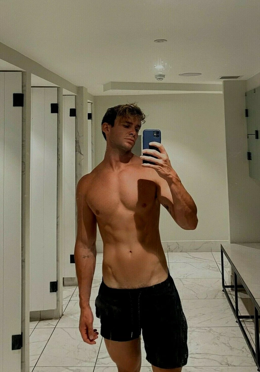 Guy Mirror Selfie Abs