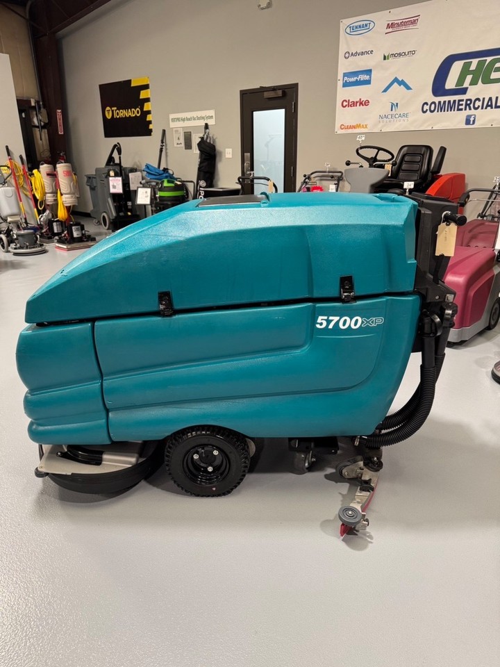 Tennant 5700 XP 32" Disc Walk-Behind Scrubber 10718500 | eBay