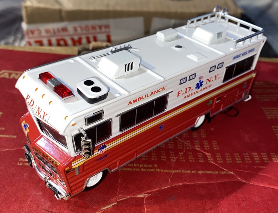 1-1 Kitbash 1/64 FDNY RESCUE AMBULANCE NEW YORK FIRE DEPARTMENT 1-1 Custom Made | eBay