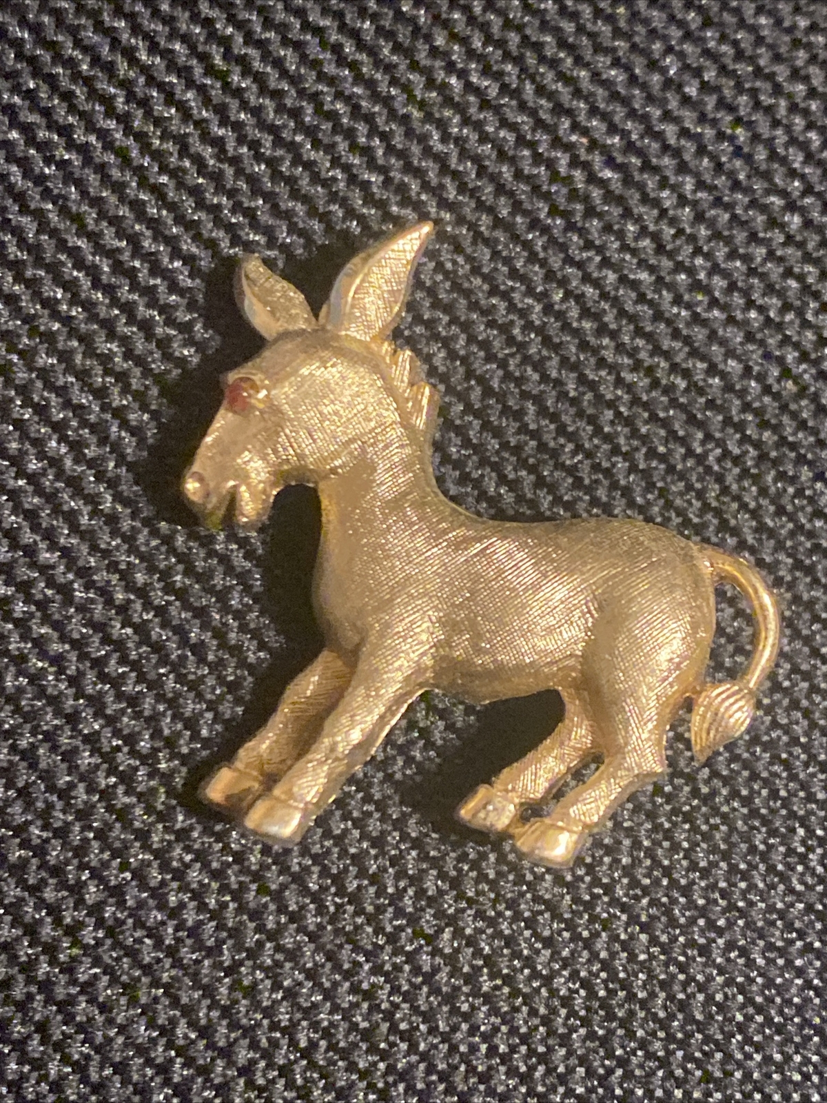 Crown TRIFARI VINTAGE GOLD TONE DONKEY Pin with RED C… - Gem
