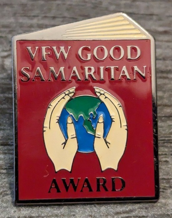 VFW Veteran Of Foreign War Good Samaritan Award Book Enamel Lapel Pin ...