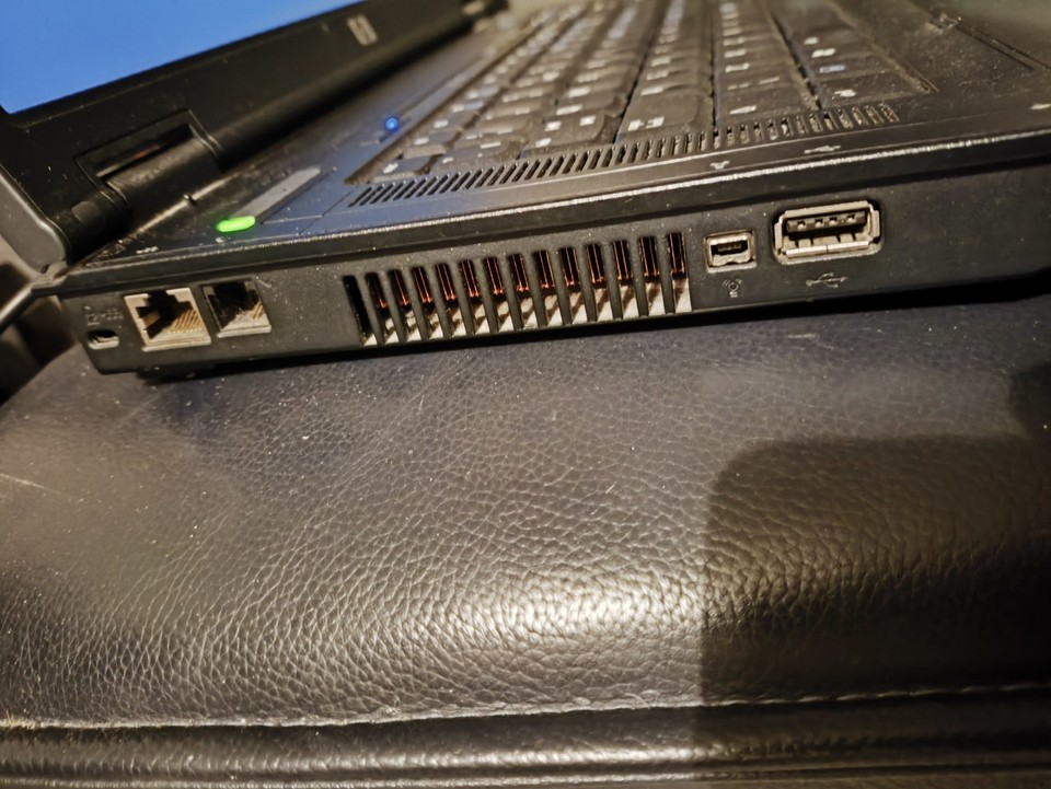 Vintage HP Compaq nx7300 Laptop – Core 2 Duo, 2GB RAM, No HDD, XP Key ...