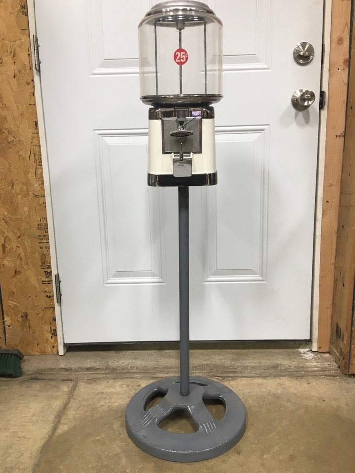 Beaver Gumball Candy Nut Toy Bulk Vending Machine With Stand and Lock ...