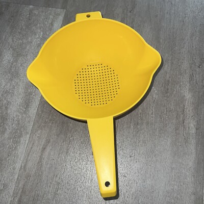 2 Quart Yellow Tupperware Strainer Colander 1523 Double Spout Handle 14 ...