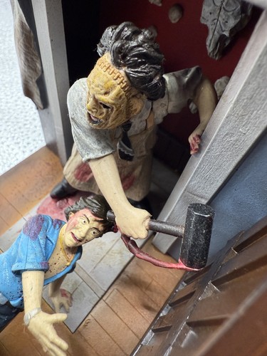 Cinema Of Fear Screen grabs Series 1 Texas Chainsaw Massacre ...