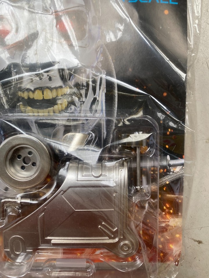 1:2 SCALE HACHETTE TERMINATOR BUILD THE T-800 ENDOSKELETON ISSUE 31 ...