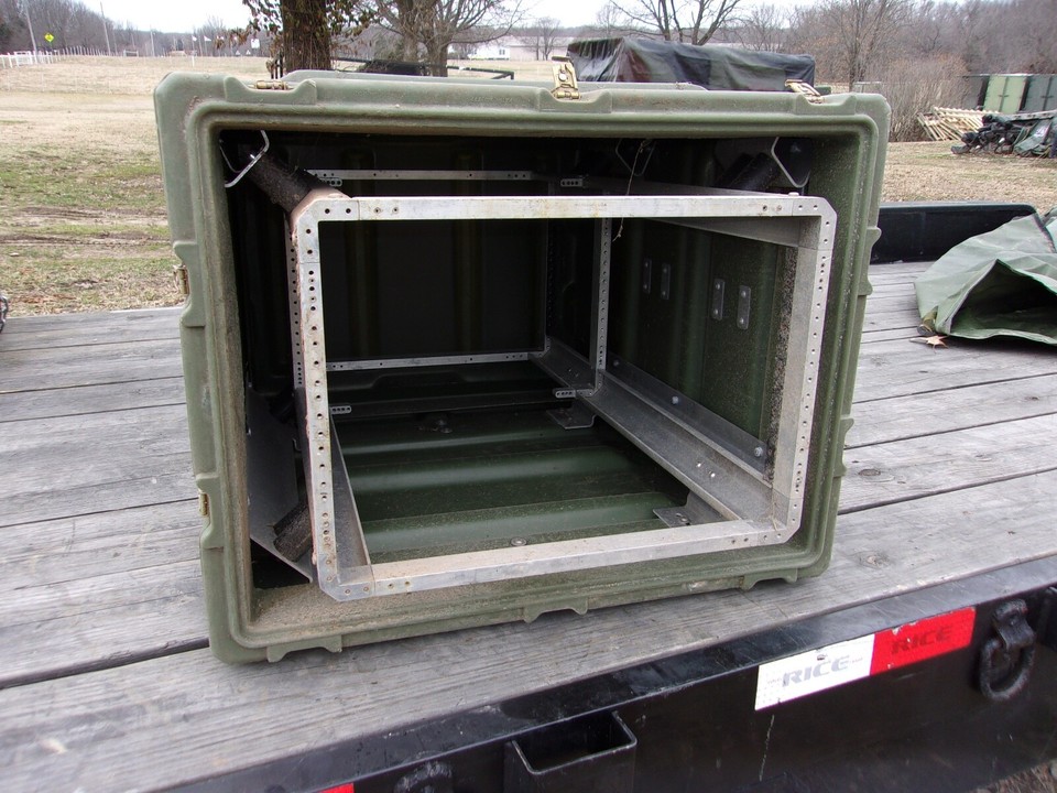ONE MILITARY SURPLUS SOLAR SERVER RACK (NO BATTERY INCLUDED) MOUNT CASE ...
