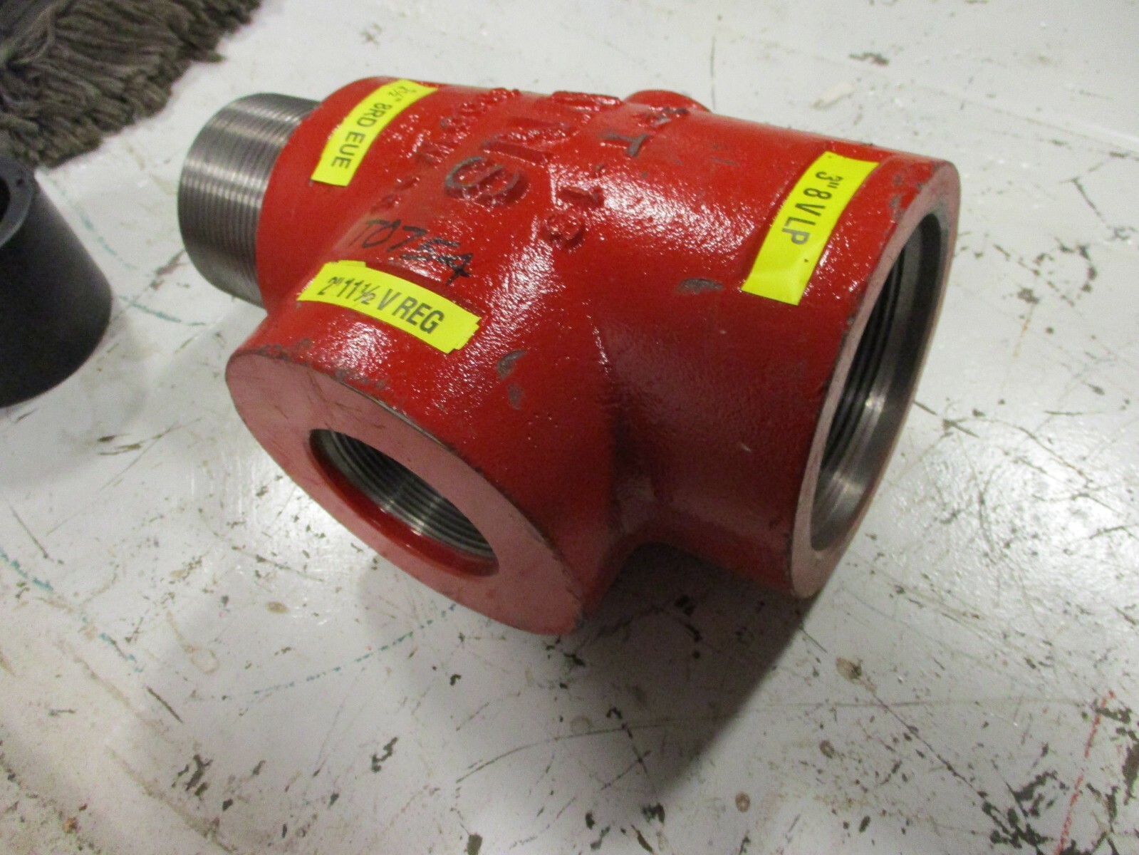 WNS 3000 WOG Oil Field Pumping Tee Fitting 3" 8V x 2-1/2" 8RD Male x 2 ...