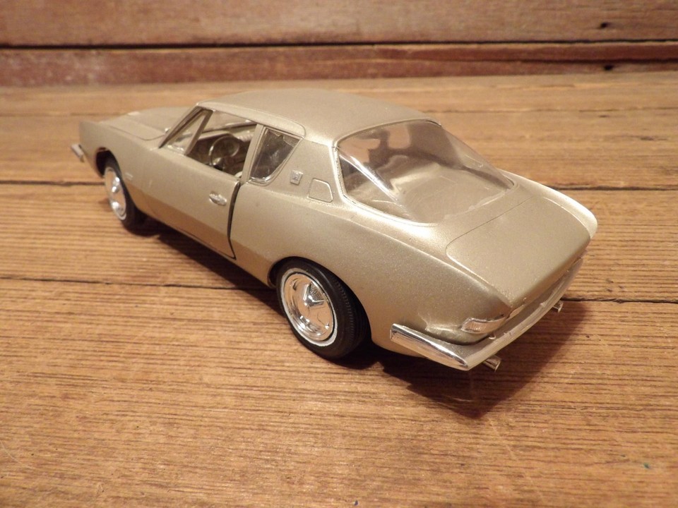 Vintage AMT 1960's Studebaker Avanti sport coupe Car model kit ...