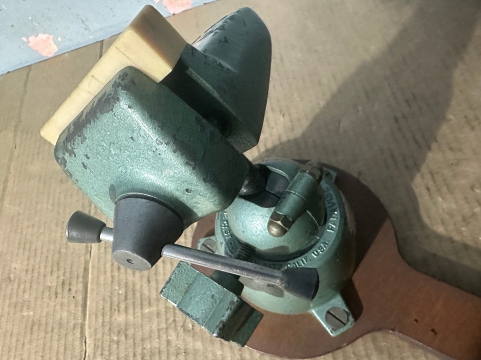 VINTAGE PANA VISE SWIVEL ROTATING BENCH VISE 2-1/2" JAWS ON WOOD BASE ...
