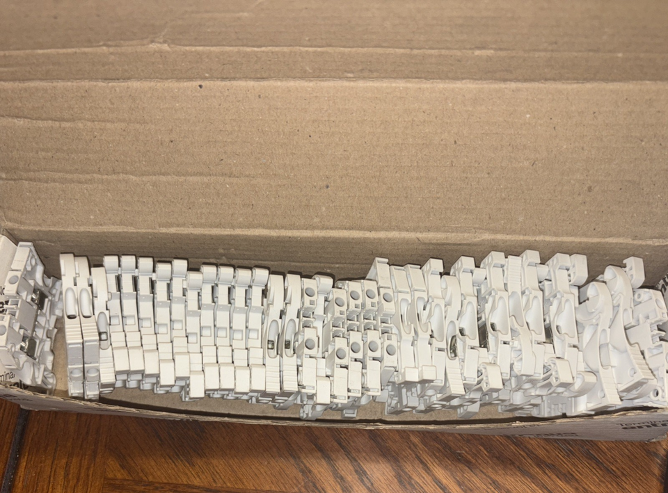NEW BOX OF 38 ENTRELEC ABB TERMINAL BLOCKS 1SNK505010R0000 | eBay