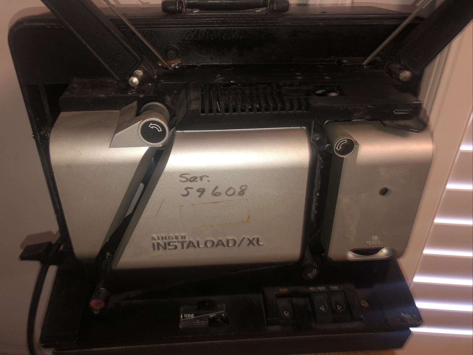 VINTAGE SINGER TELEX INSTALOAD XL 16MM PROJECTOR For Parts Or Repairs ...