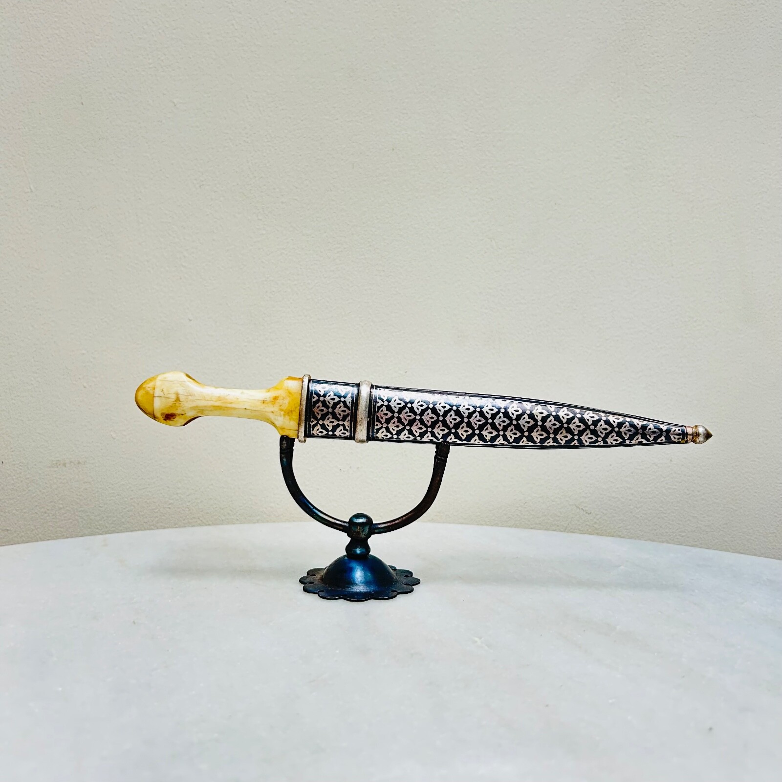 Indian handcrafted dagger in silver koftgari and beautiful hand grip ...