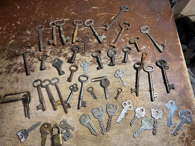 Lot of over 40 Antique & Vintage Skeleton Keys Hollow Barrel Locks ...