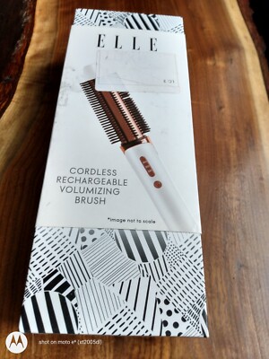 Elle Luxe Cordless Rechargeable Volumizing Brush