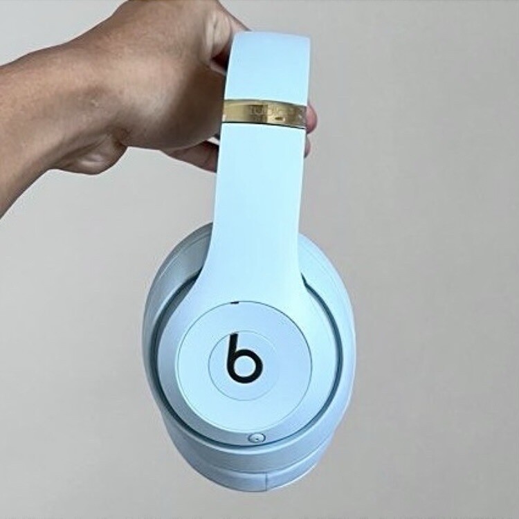Beats Studio3 Wireless Headphone Skyline Collection - Crystal Blue ...