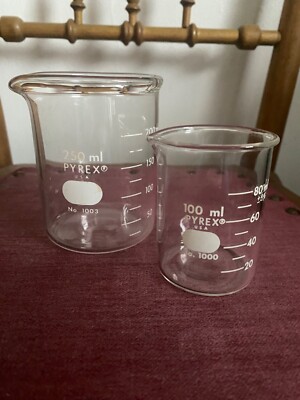 Vintage 1980s Pyrex Corning graduated beakers measuring cups 250 and ...