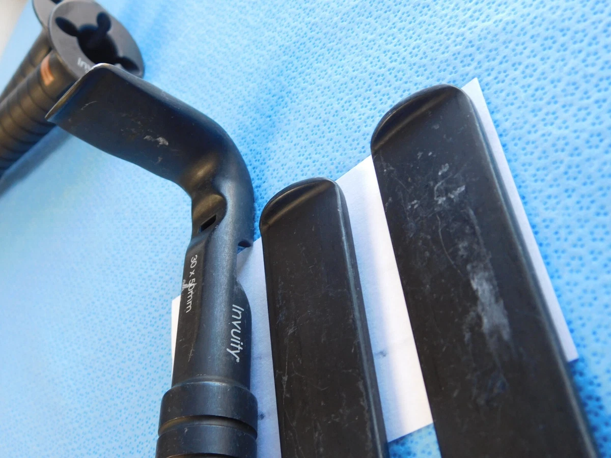 Invuity Lighted Retractor | Shelly Lighting