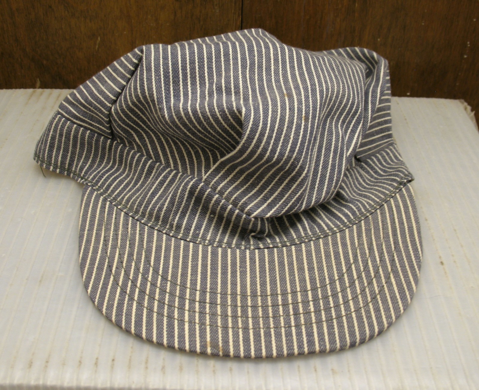 G14 - VINTAGE RAILROAD TRAIN CONDUCTOR STRIPED HAT | eBay