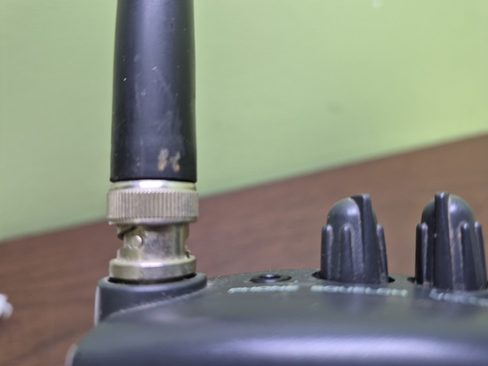 Uniden BEARCAT BC80XLT 50 Channel 800 MHz Handheld Radio Scanner Read ...