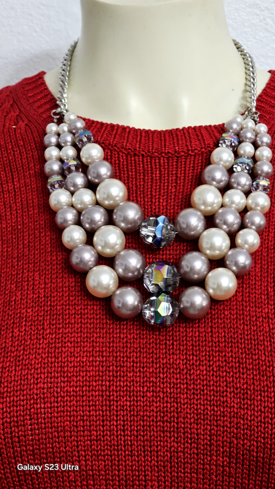 ERICA LYONS GORGEOUS 2 color 48 pearls & 9 crystals 10'' to 12" long ...