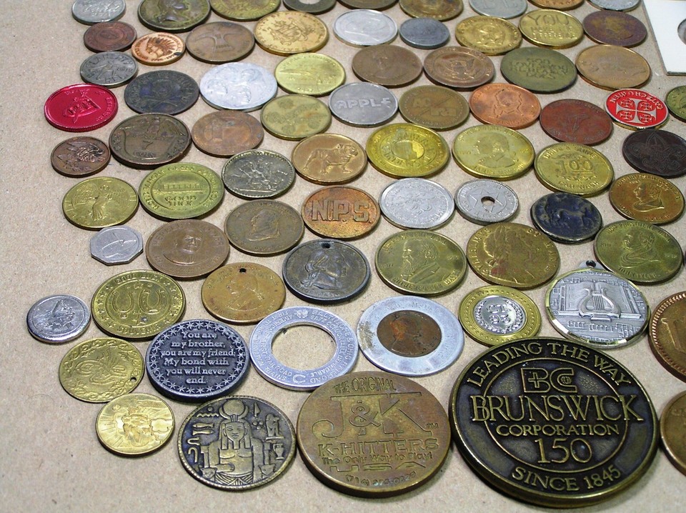 Tokens Lot over 100 many diff, presidential, novelty, foreign, vintage ...