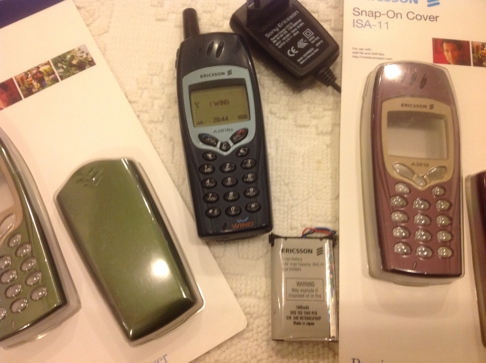CELLULARE ERICSSON-A2618- CON ACCESSORI NUOVI leggere | eBay