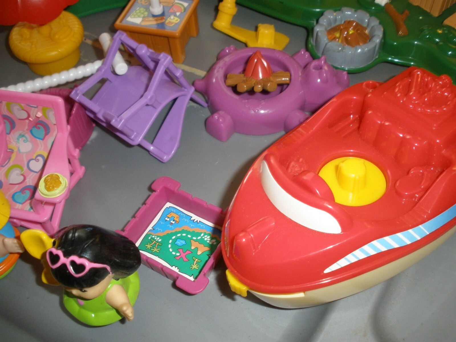 Fisher Price Little People Sarah Lynn Camping Adventure Set Pop up ...