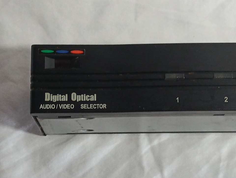 DIGITAL OPTICAL HD Audio/Video Selector 3:1 -IR Capability -Component ...