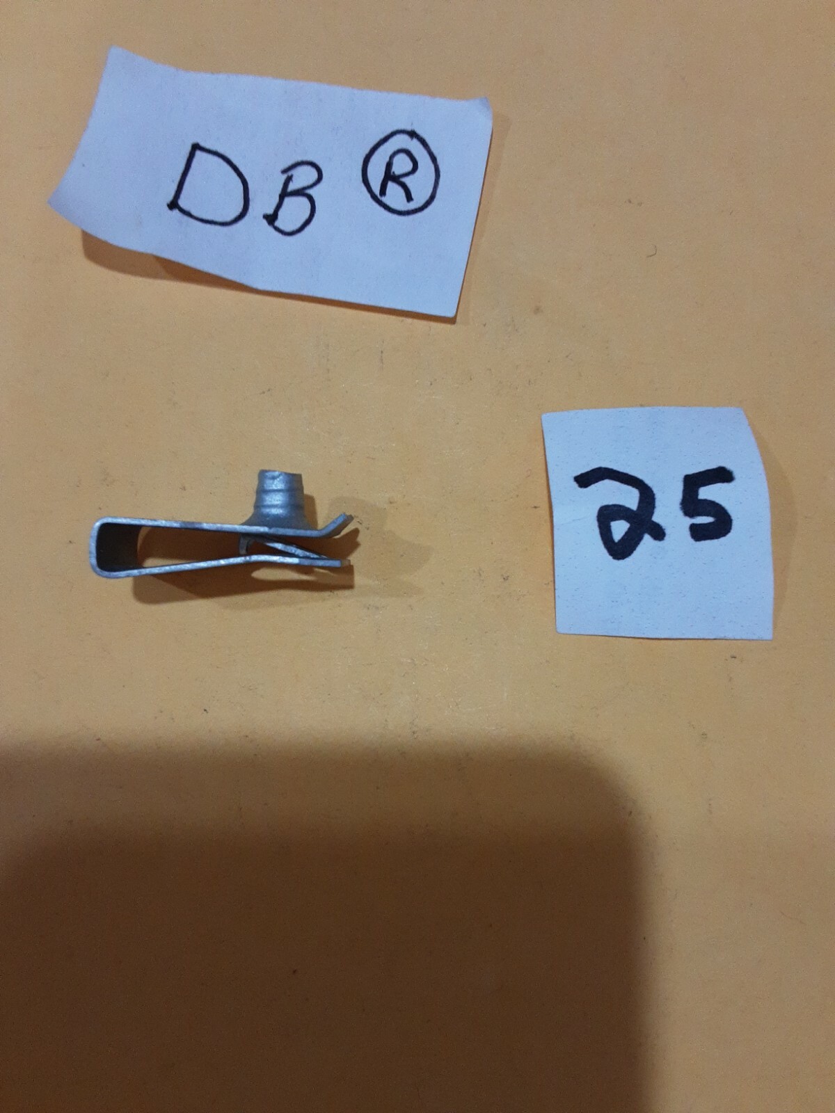 25 OEM Extruded U-Nut M4.2-1.41 (#8), Zinc Finish, for GM 11515638 | eBay