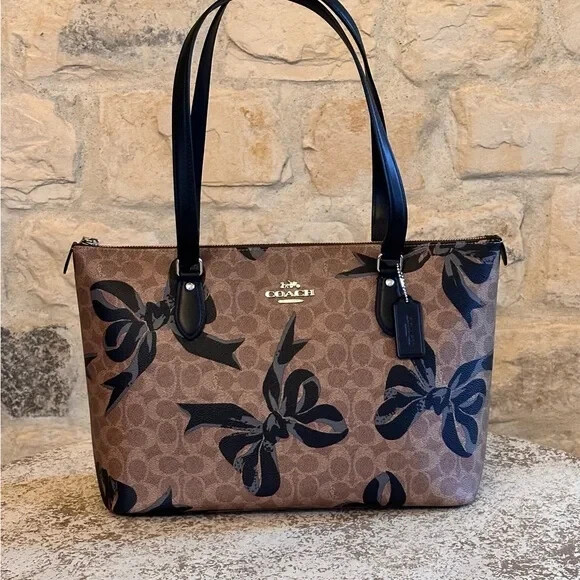 Coach Bow Print Gallery Tote Signature Canvas Brown Black Bag/Wallet ...