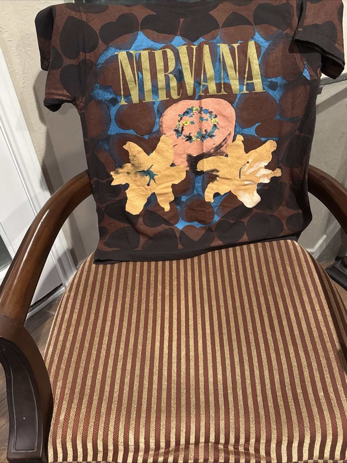 Vintage 90s Nirvana Heart Shaped Box T-Shirt LG 1993… - Gem