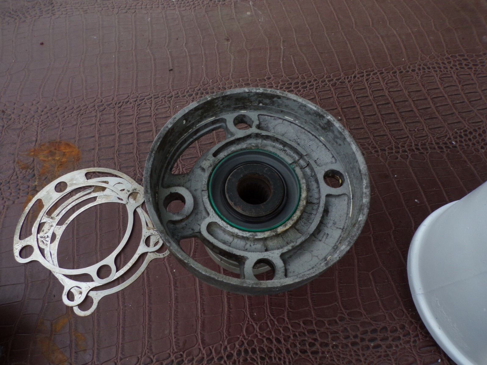 982486 981056 OMC Stringer 400 4 Cylinder Upper Gear Case 21/18 ...