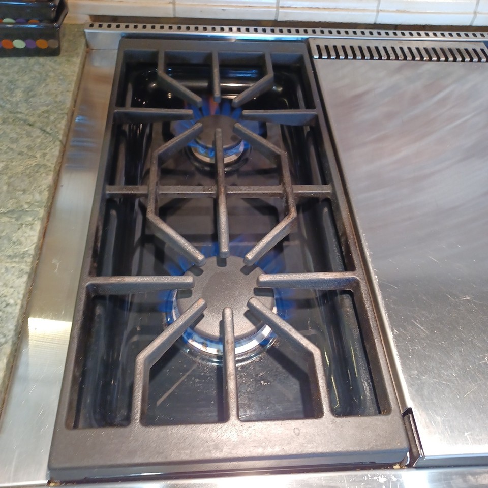 Wolf 48" French Style Natural Gas Cooktop 6 Burners + Griddle Very Nice ...