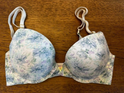 Victoria's Secret Smooth Ivory Floral 32D Love Cloud Push Up Plunge Bra ...