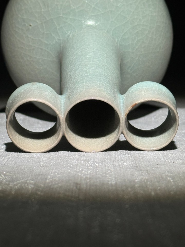 Ru kiln porcelain vase from the Song Dynasty, rare sky blue glaze from ...