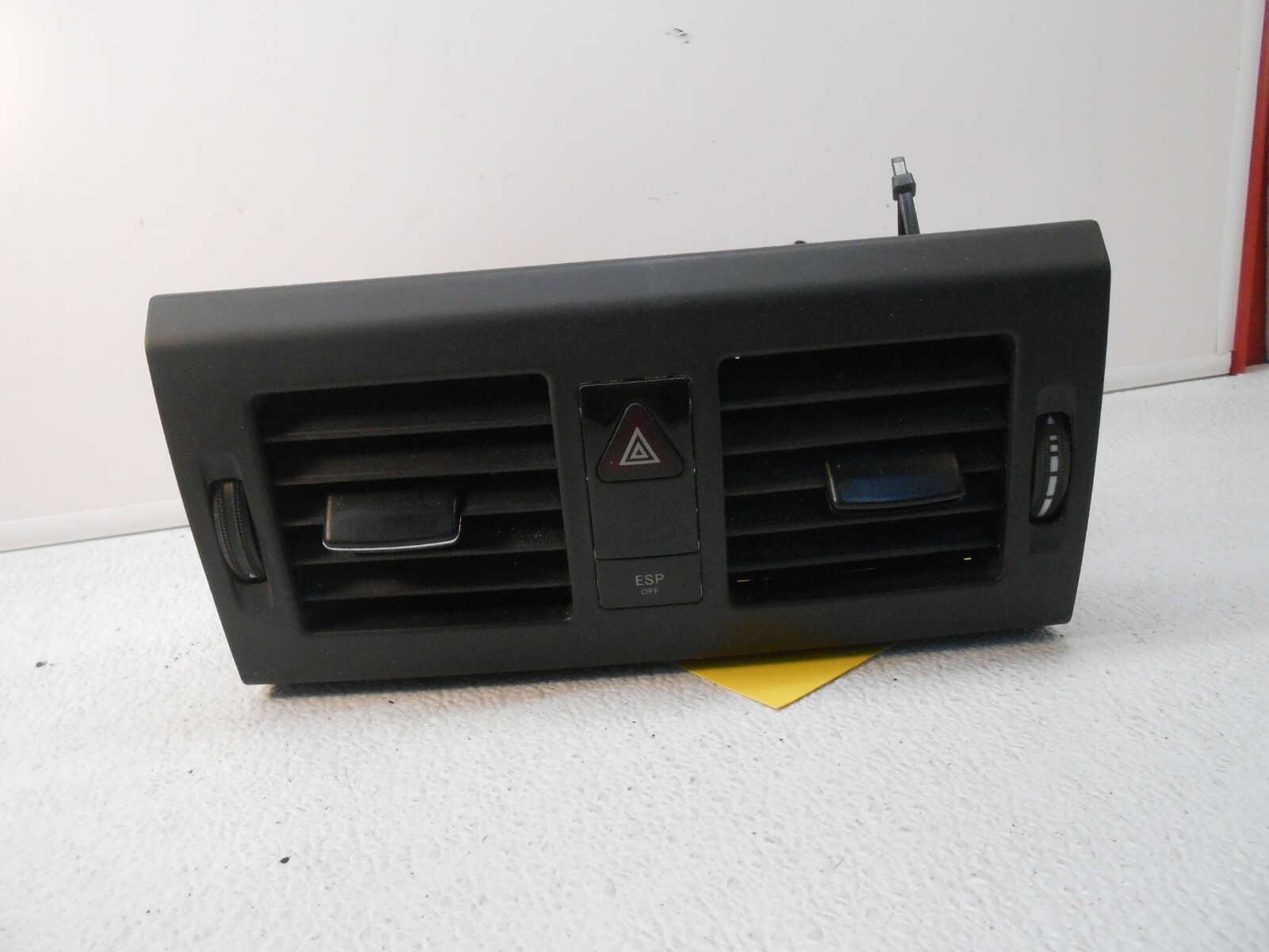 2010-12 Mercedes GLK350Front Center Dash Vent W/ Hazard OEM A2048304954 ...
