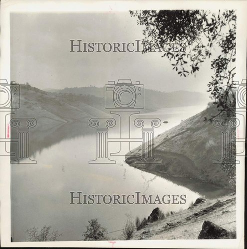 1967 Press Photo Scenic view of Lake McClure behind Exchequer Dam ...