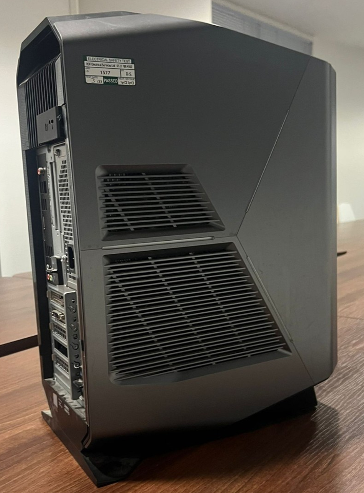 Alienware Aurora R8 Gaming PC | Intel i7-9700 | NVIDIA RTX 2070 | 32GB ...