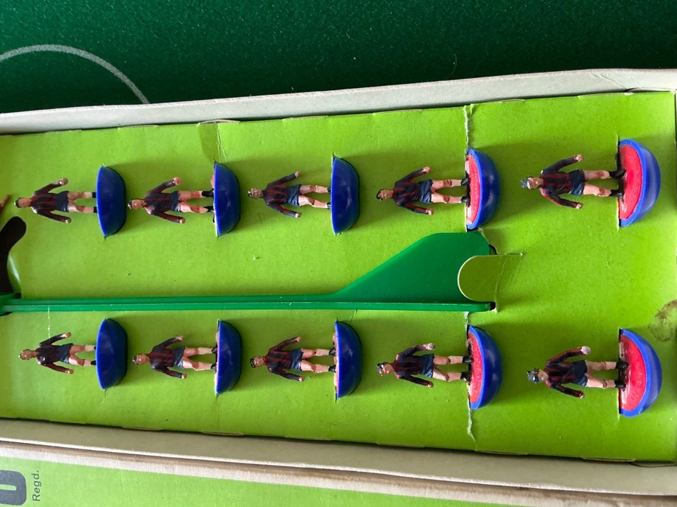 SUBBUTEO - 2 H/W TEAMS (ARSENAL & BARCELONA) | eBay UK
