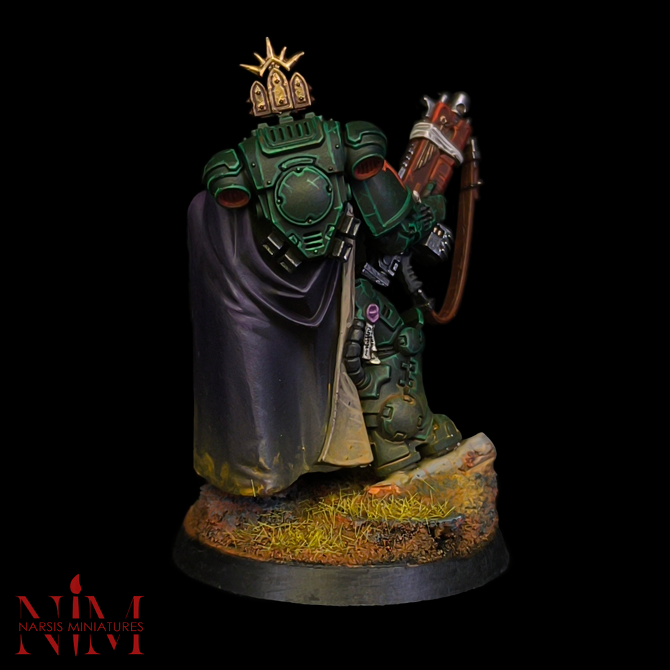 Warhammer 40k painted Dark Angels captain with master-crafted bolt ...