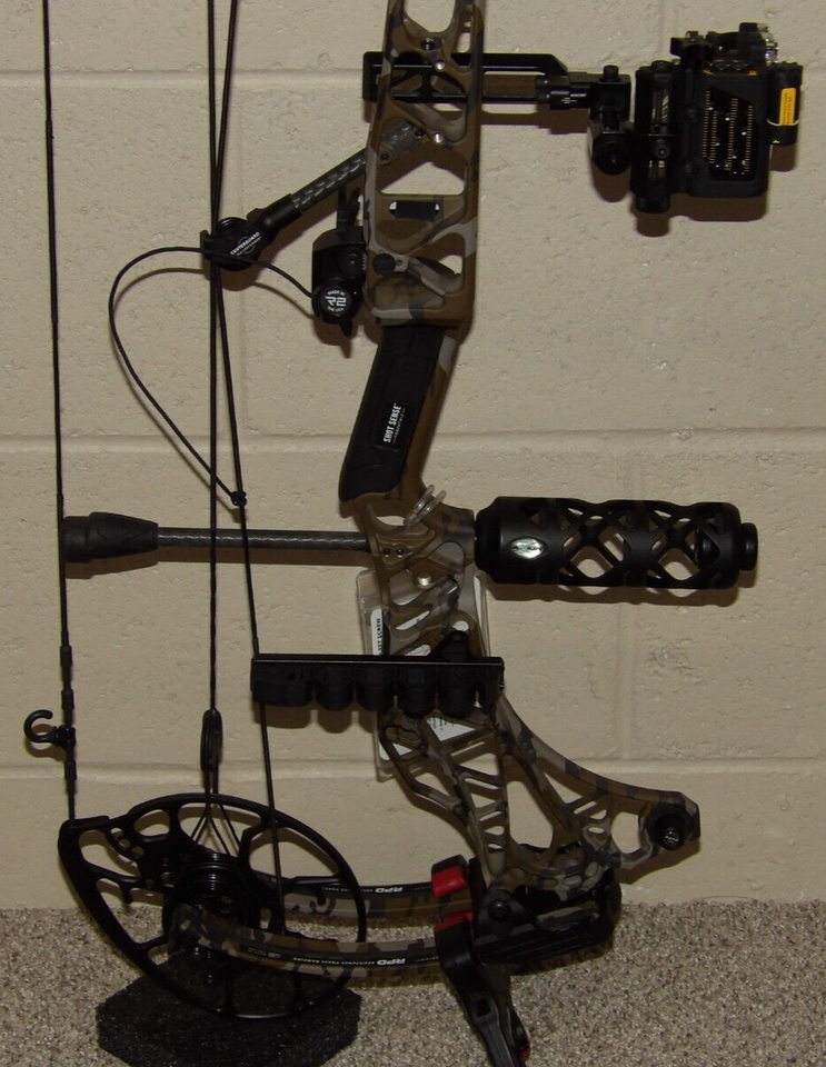 NEW Loaded Mathews Lift 29.5 Bow Package - Mossy Oak Bottomland Finish ...