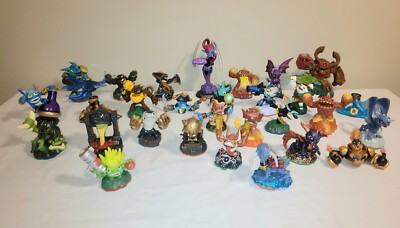 Skylanders Activision Lot Of 29 Skylanders Action Figures With Storage ...